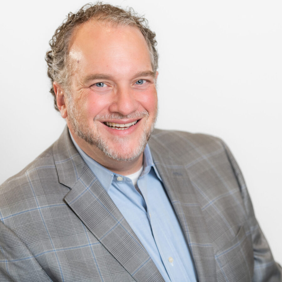 Liderazgo Ejecutivo - Howard Brown Health